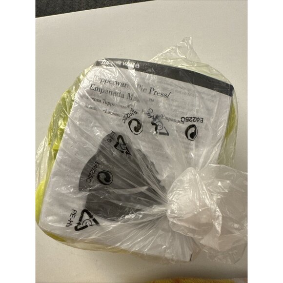 Tupperware | Other | 2 Piece Tupperware Empanada Press Pastry Turnover ...